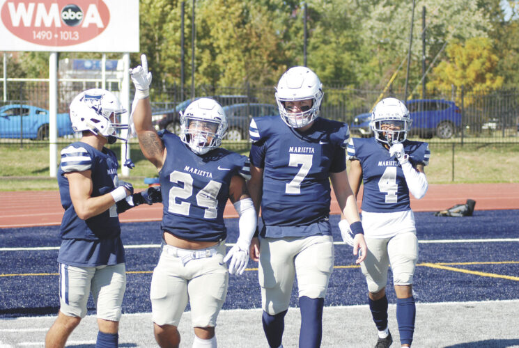 Pios Cruise: Agnew’s 252 yards, four scores lift MC to homecoming win ...